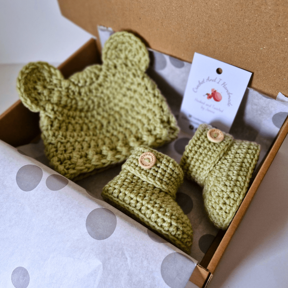 Teddy Bear Crochet Hat & Bootie Set – Handmade Baby Gift (0-6 Months ...